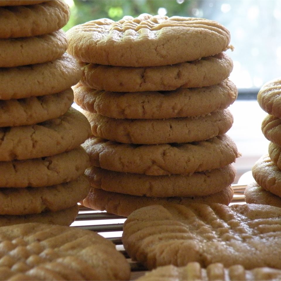 Mrs. Sigg's Peanut Butter Cookies Recipe | Allrecipes