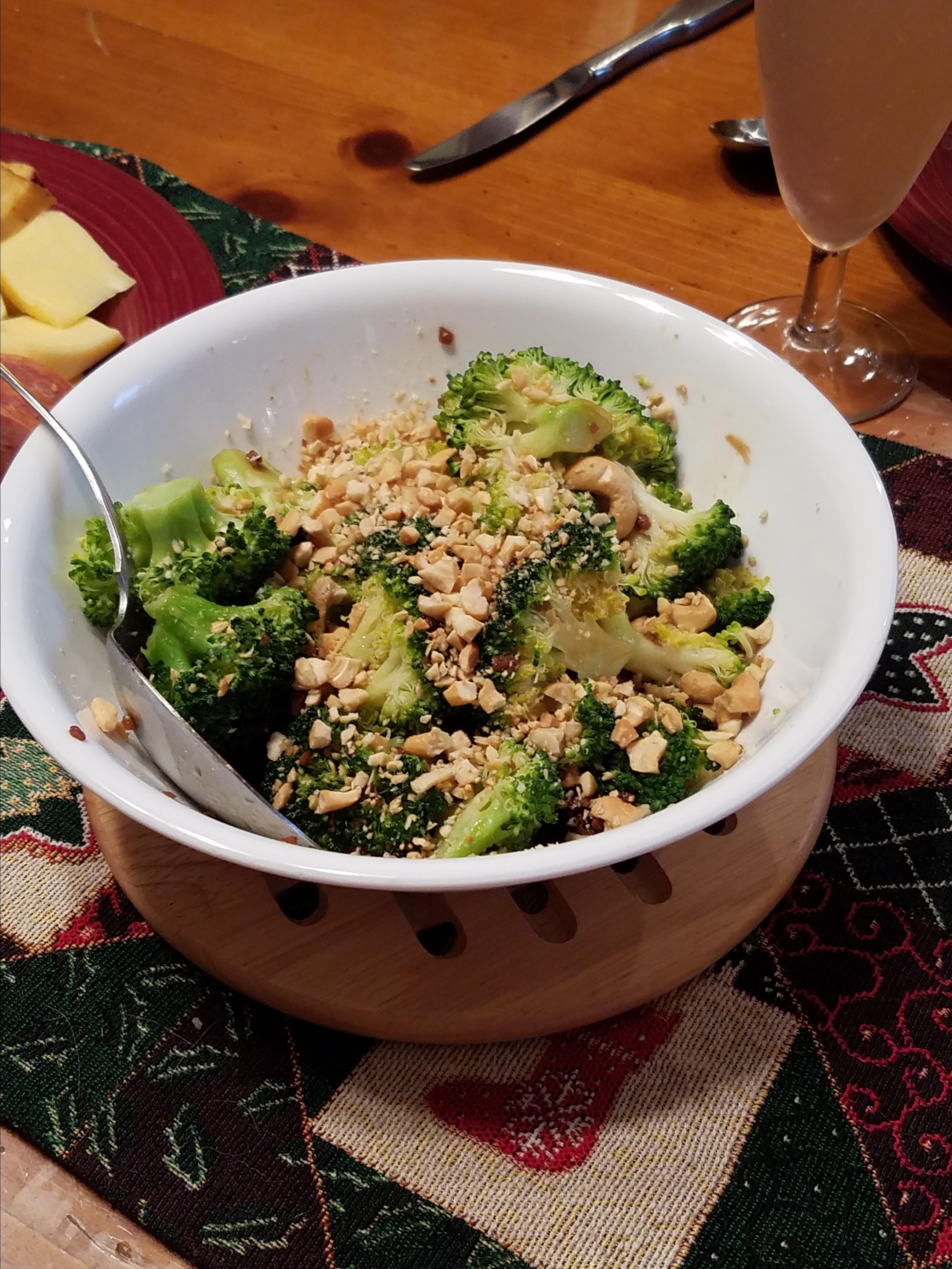 Broccoli With Garlic Butter And Cashews Recipe